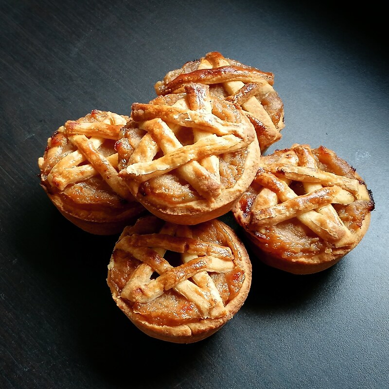 Mini-Pentagram-Apple Pies